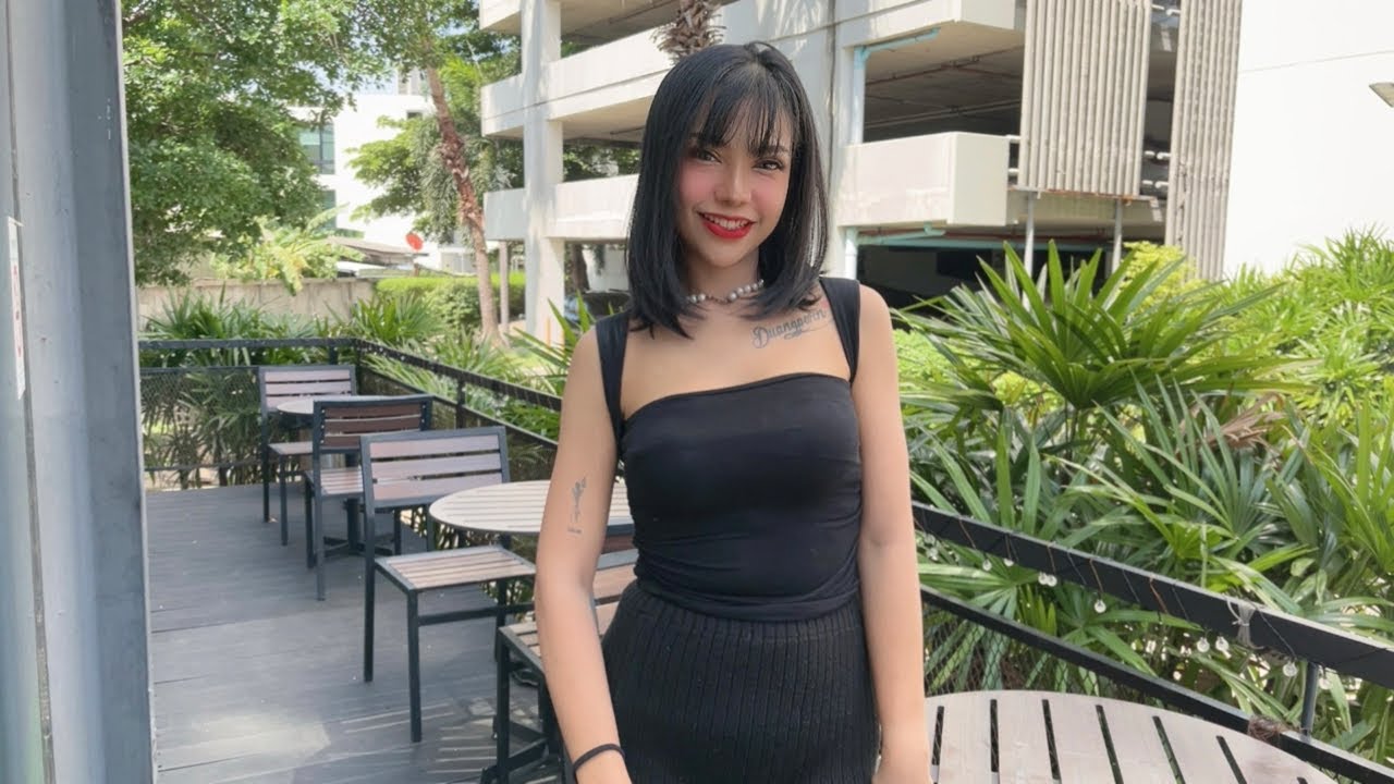 LIVE Street Food Community 🌍 Adventures of Noodle Lady in Bangkok ...