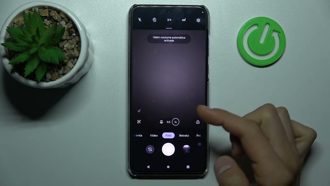 Cómo escanear códigos QR con MOTOROLA EDGE 30 NEO - YouTube