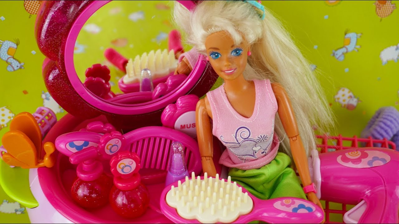 Pink Hair Salon, Hair Braiding Machine, Steam Hair Spray Puppe ...