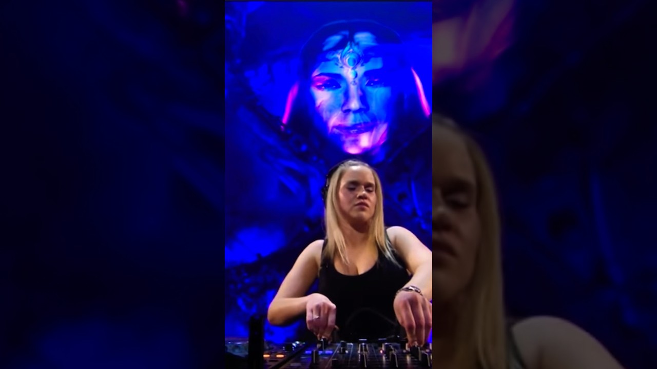 MANDY 👸🏼 - Turn On The Lights again.. Live at Tomorrowland 2023 🤍 ...