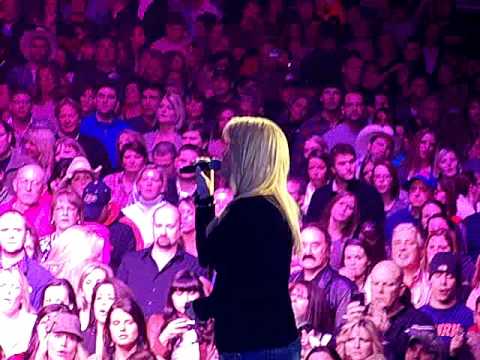 "Walkaway Joe" (live) by Trisha Yearwood - YouTube