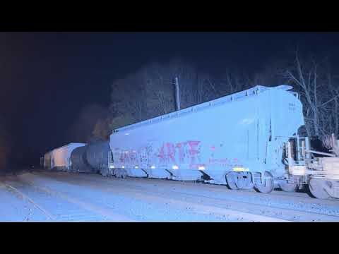 NS 4515 AC44C6M leads NS 18G with a Nice K5LA horn at Piscataway,NJ - YouTube