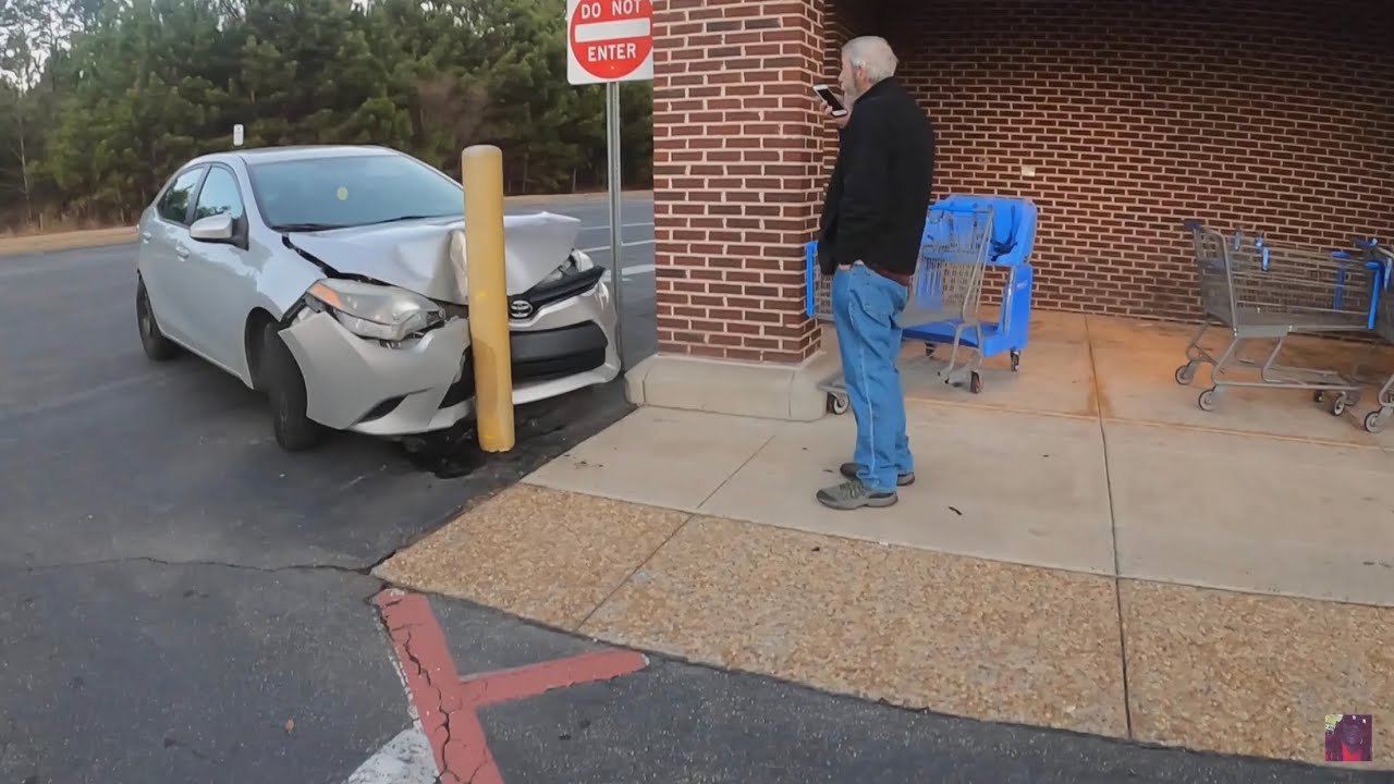 GUY RUNS INTO THE POLE AT WALMART | COOLING W/ the FAM. - YouTube