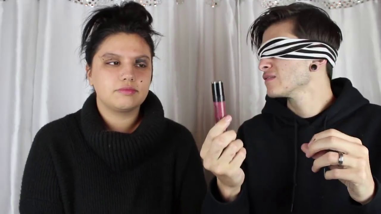 Husband Does Wifes Makeup Blindfolded Challenge Youtube