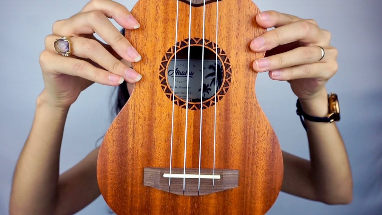 SOPRANO UKULELE UNBOXING - AMUMU AM-MA-C1 - YouTube