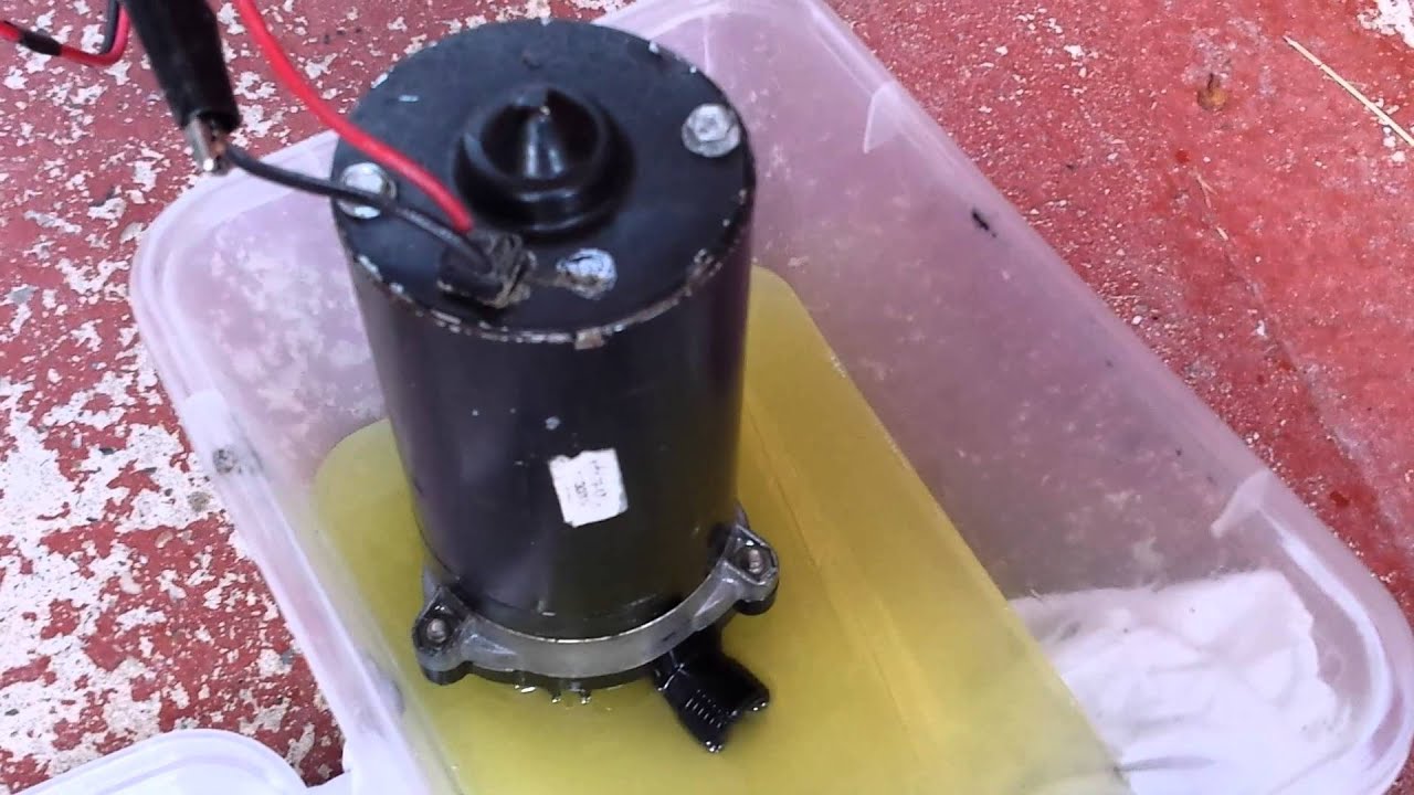 Water pump" pumping Oil - YouTube