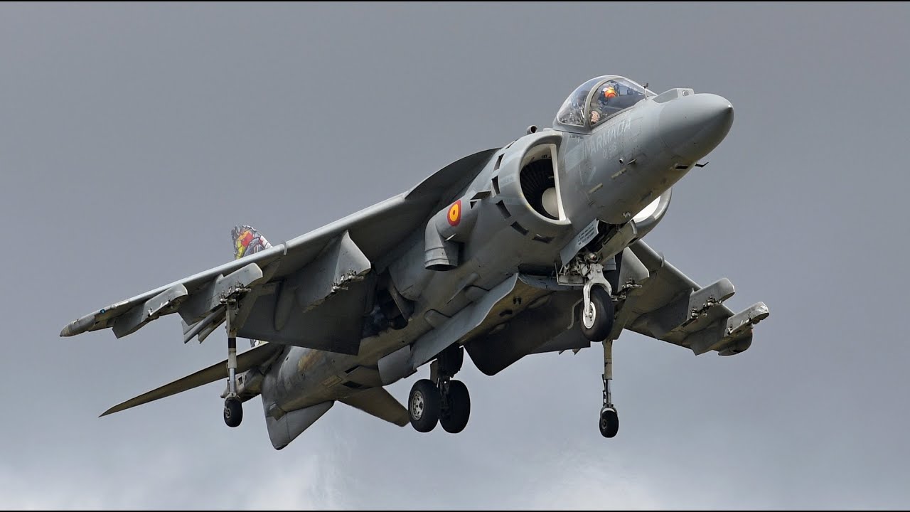 SPECTACULAR HOVERING HARRIER From The Spanish Navy AV-8B. Armada ...