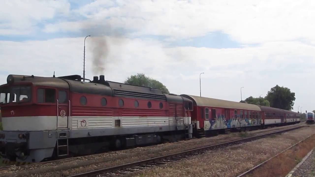 ZSSK 750 182 indul Récsényből - YouTube