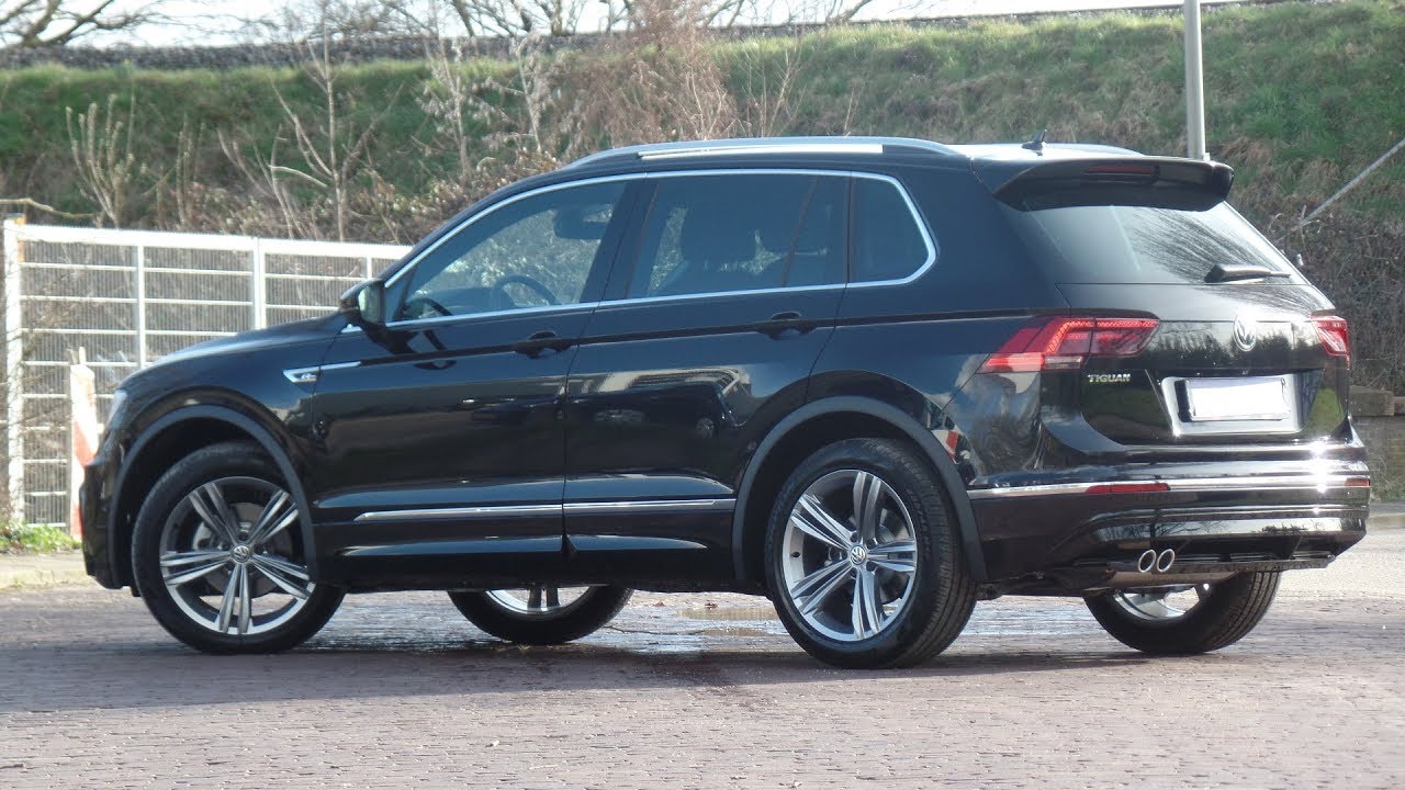 Volkswagen NEW Tiguan R-line 2019 Deep Black 19 inch Sebring walk ...