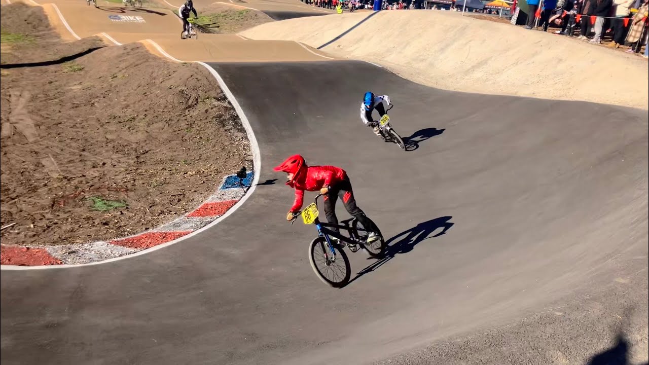 Max Radivo racing Victorian BMX Series at Sunbury 11 Boys class 2024 ...