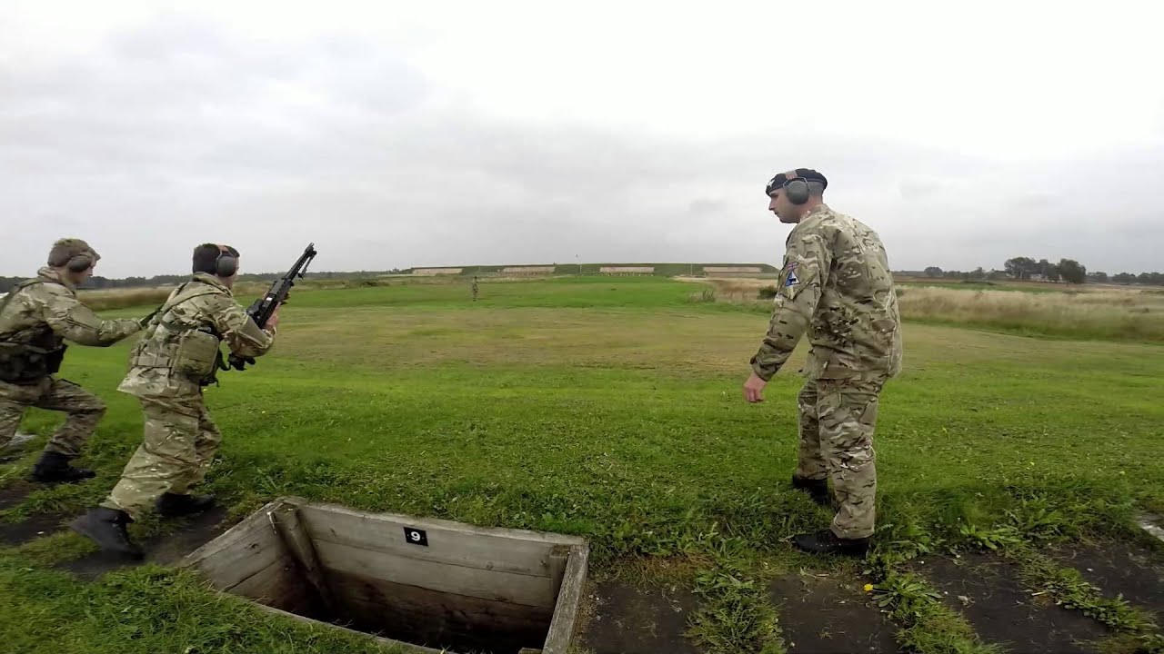 LSW - L86 - Live Fire - YouTube