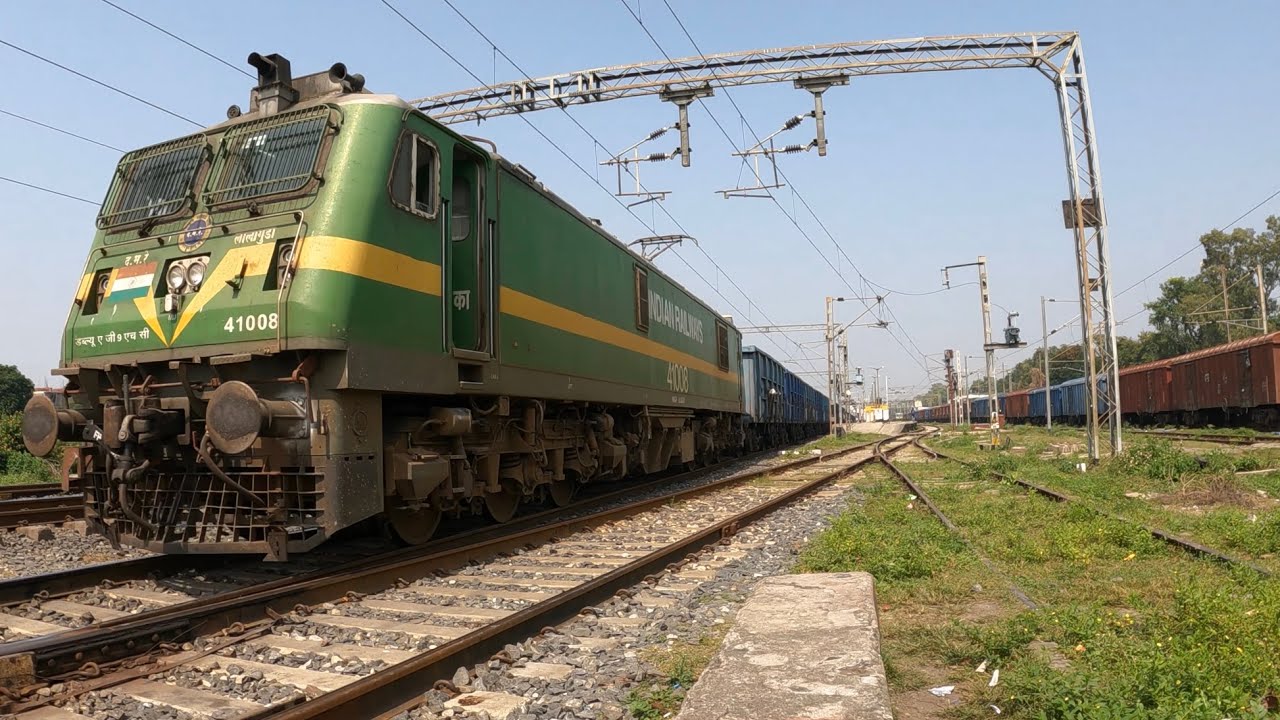 Maal Gaadi WAG 9 Locomotive Departure | Freight Train Goods Train ...