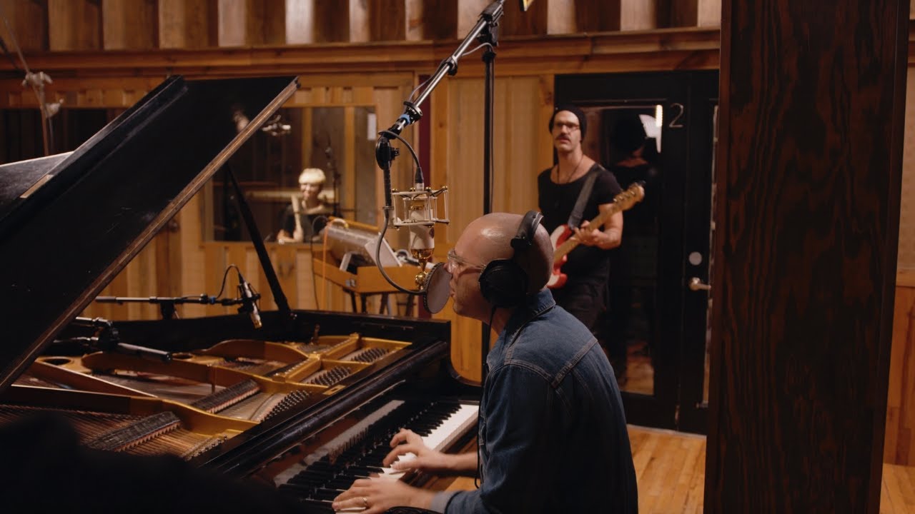 A Great Big World - Mama [Live from Studio G] - YouTube