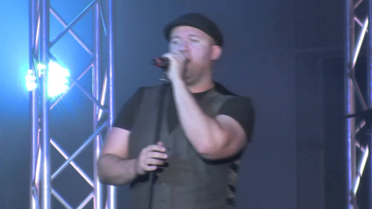 The Chebbs - Butlins Skegness - Chelsea Dagger - YouTube