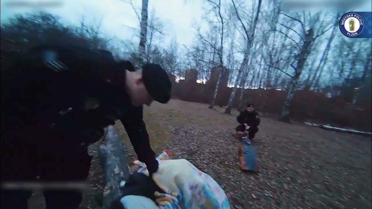 Ležící žena v Borském parku 🌳👩🏻 - YouTube