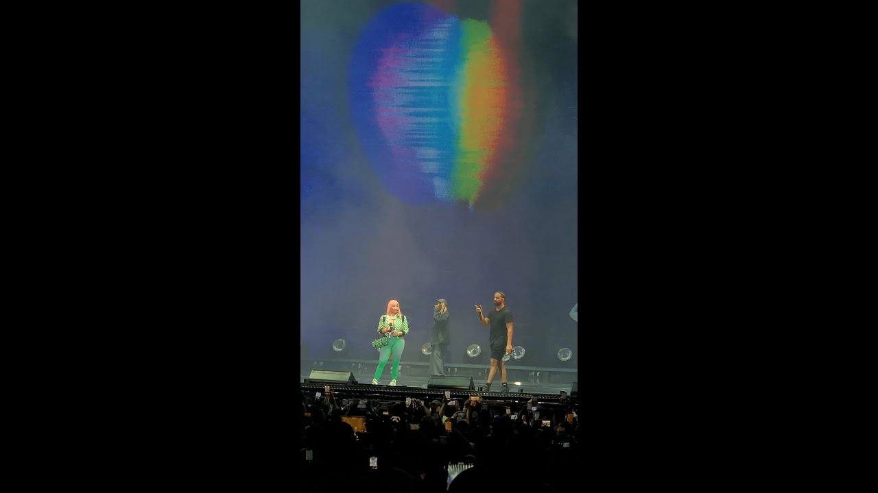 Drake, Nicki Minaj & Lil Wayne - BedRock, Up All Night + Moment 4 Life ...