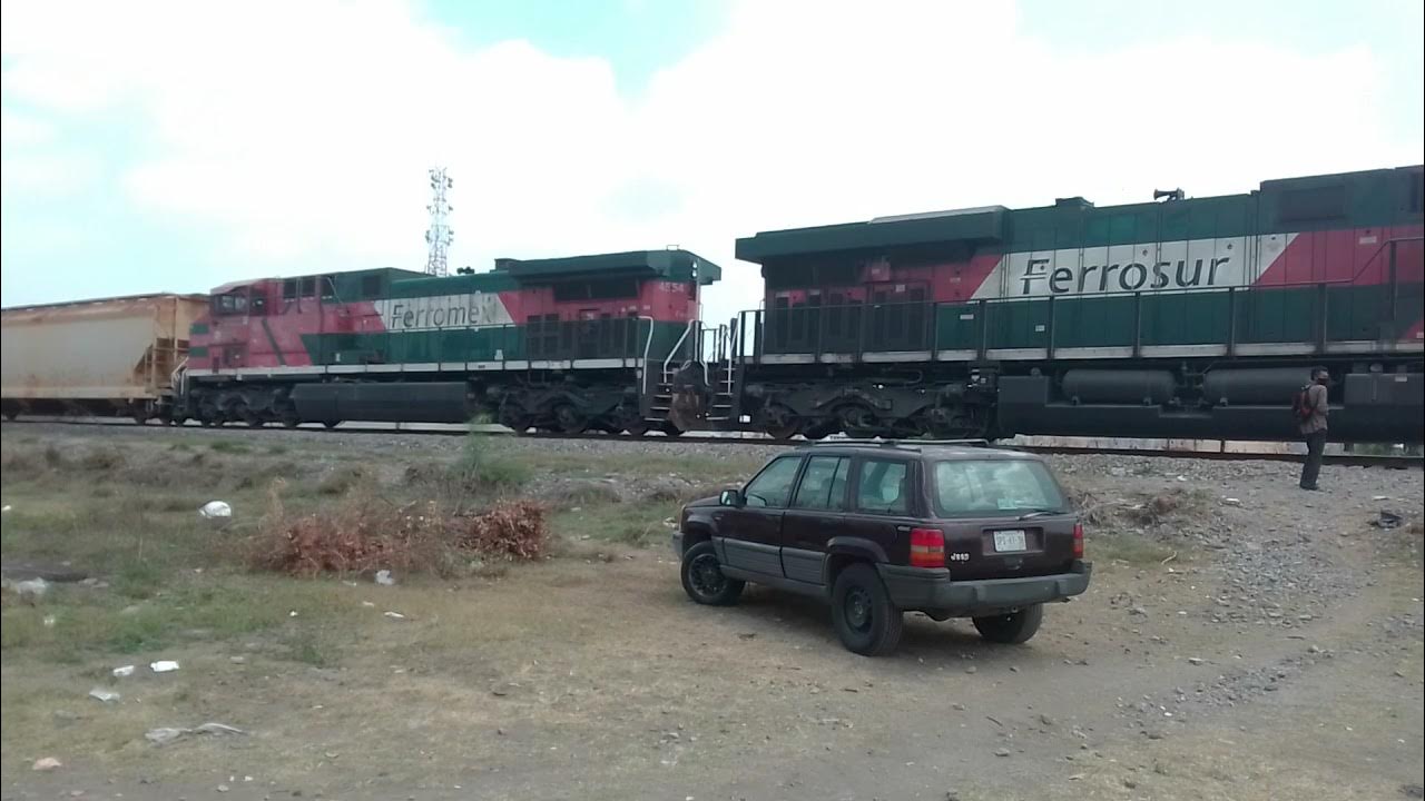 FXE AC4400CW #4554 y FSRR ES44AC #4717 - YouTube