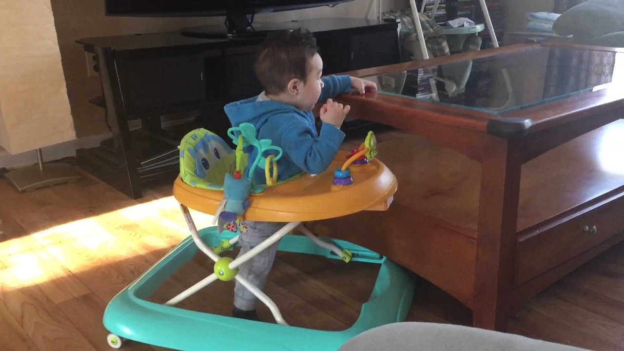 Noisy baby - YouTube