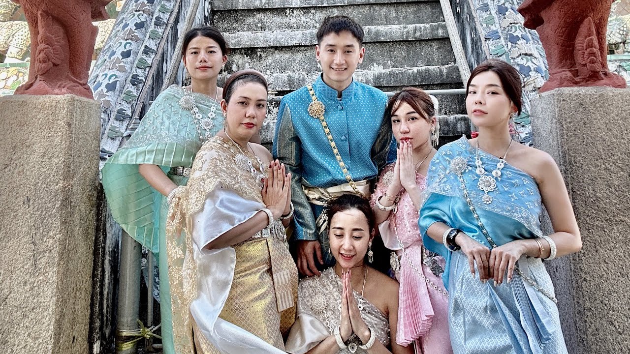 Nhóm “ngũ long công chú đảo quốc Sư Tử dịu dàng đằm thắm khi đến với ...