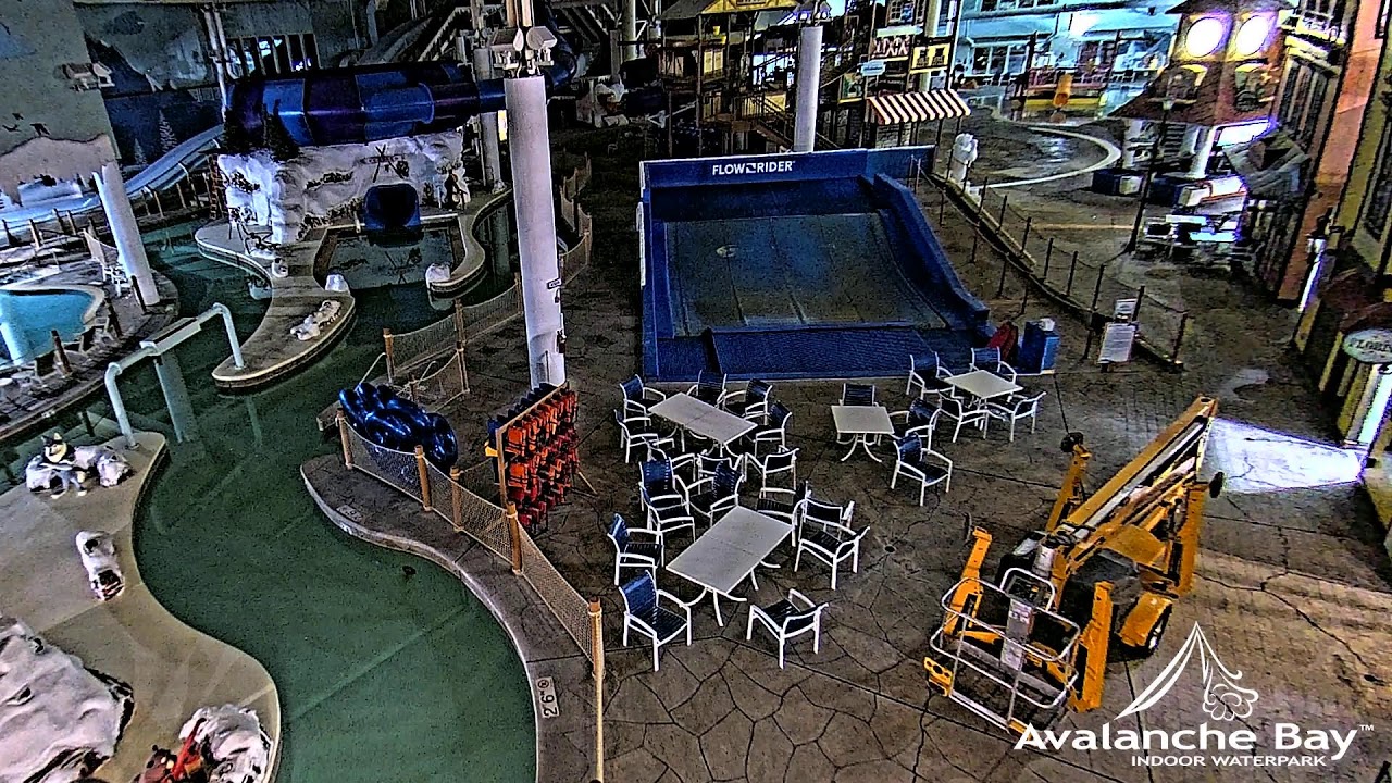 Avalanche Bay Indoor Waterpark, Boyne Mountain - YouTube