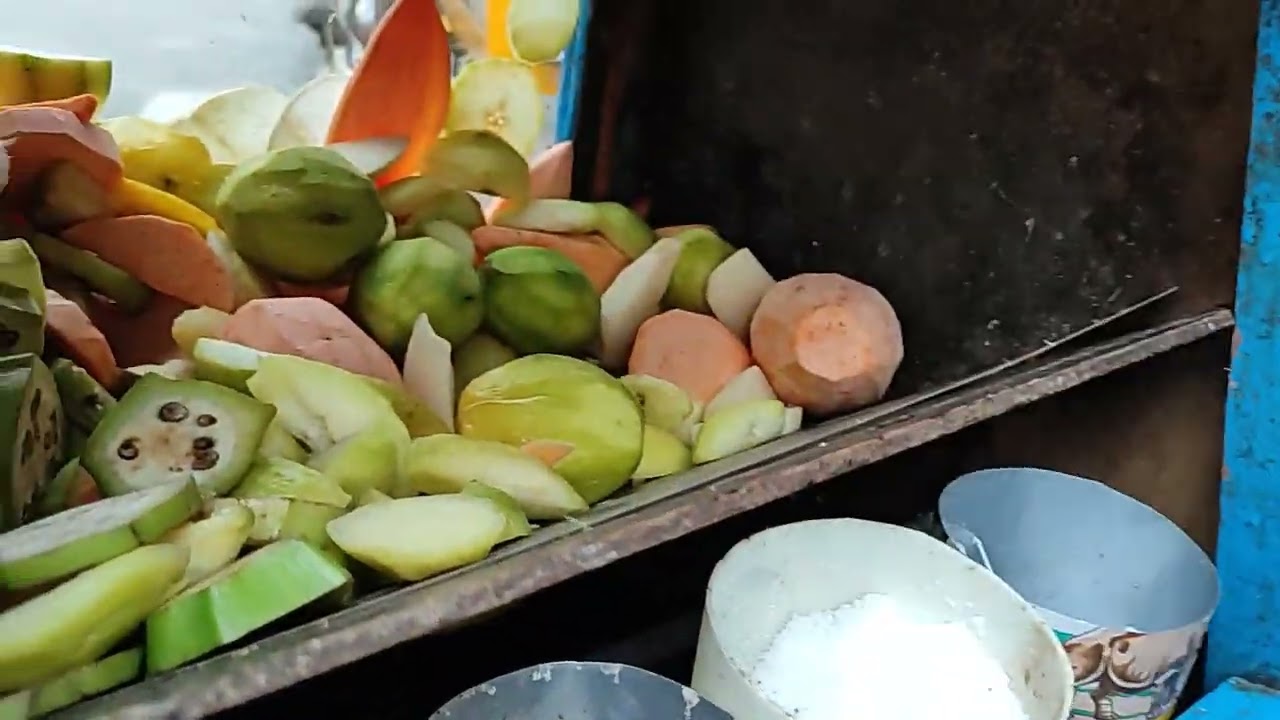 Rujak Bebek atau Rujak Tumbuk bin Pedas, dijamin ketagihan gengs - YouTube