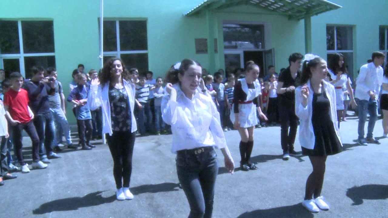Flashmob ქ გორის მე 10 საჯარო სკოლის მე 12 კლასი 2015 წ Youtube