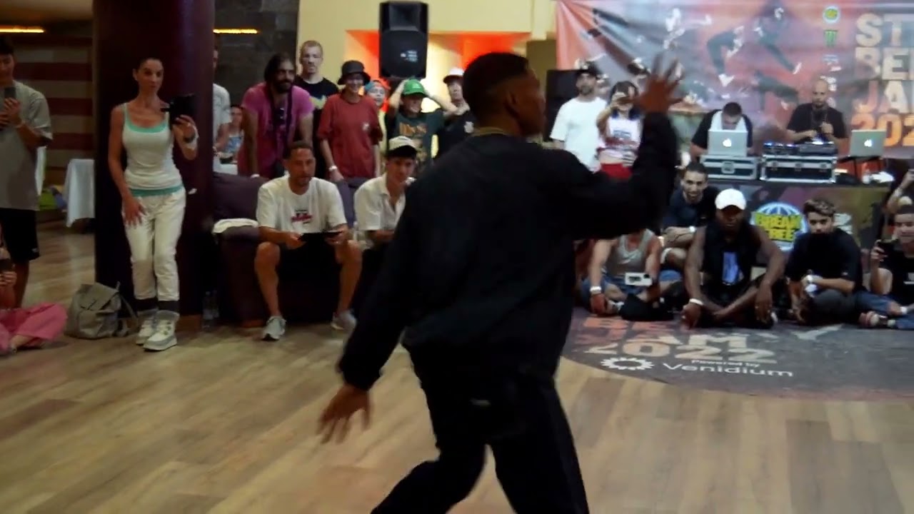 LEE (The Ruggeds) vs ZIRO (Bassick Crew) | TOP 8 - STRAWBERRY JAM 2022 ...