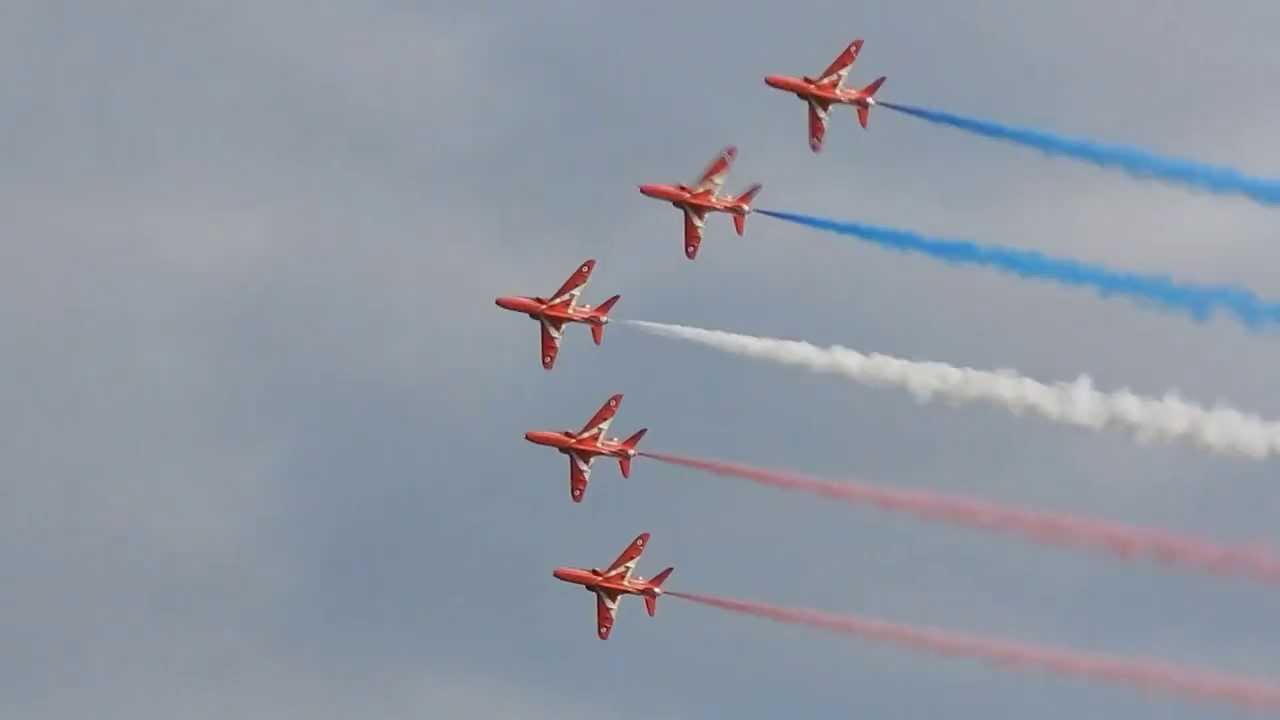 Red Arrows 2015 Battle of Britain 75th Memorial - YouTube