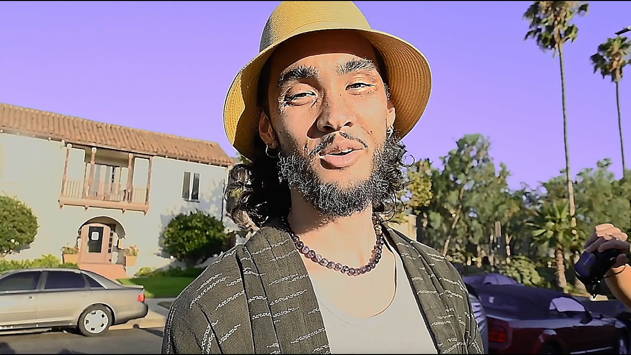 OLD MAN RAP BATTLES KIDS ON HIS LAWN 親父 - YouTube