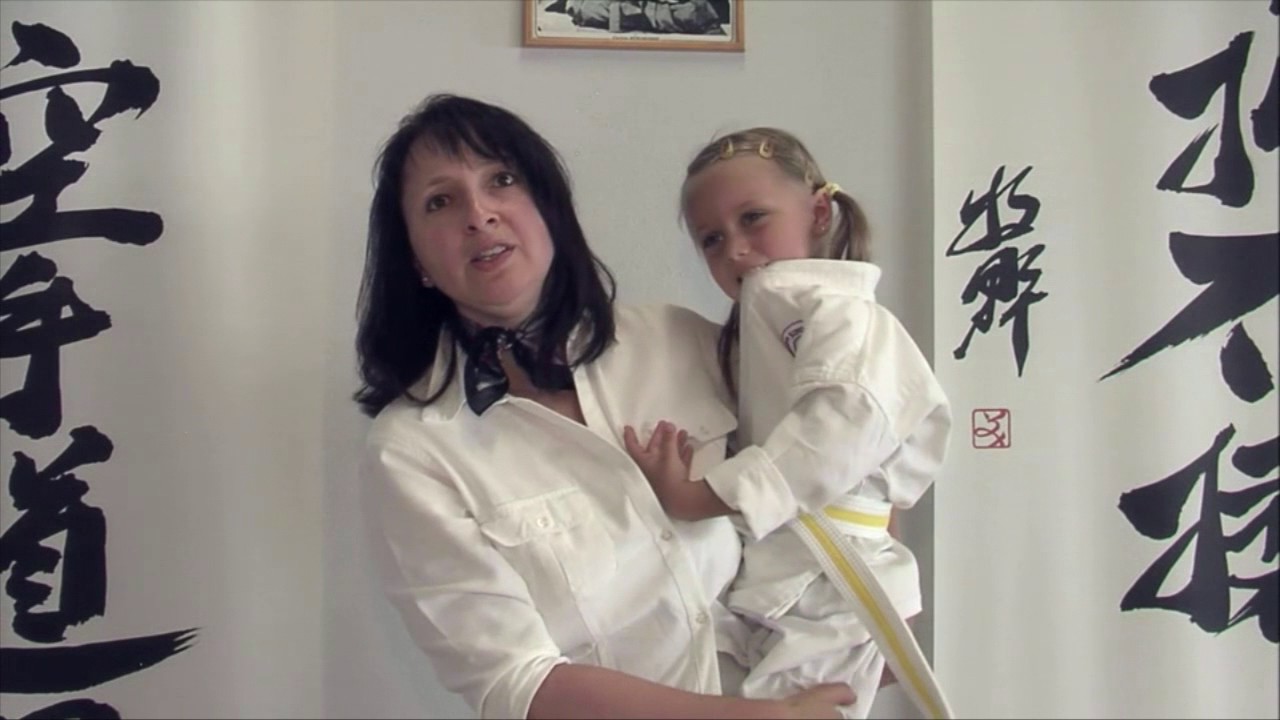 Elternstimmen Kinderkarateschule Hamid Khatibi Mutter von Elina 5 Jahre ...