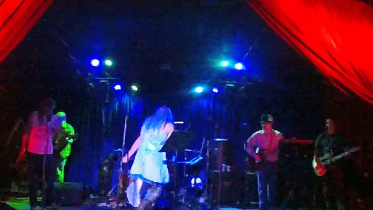 Yvette Poussie SINGS! Roberta Flack "Killing Meow Softly" @ KaraokeFrom ...