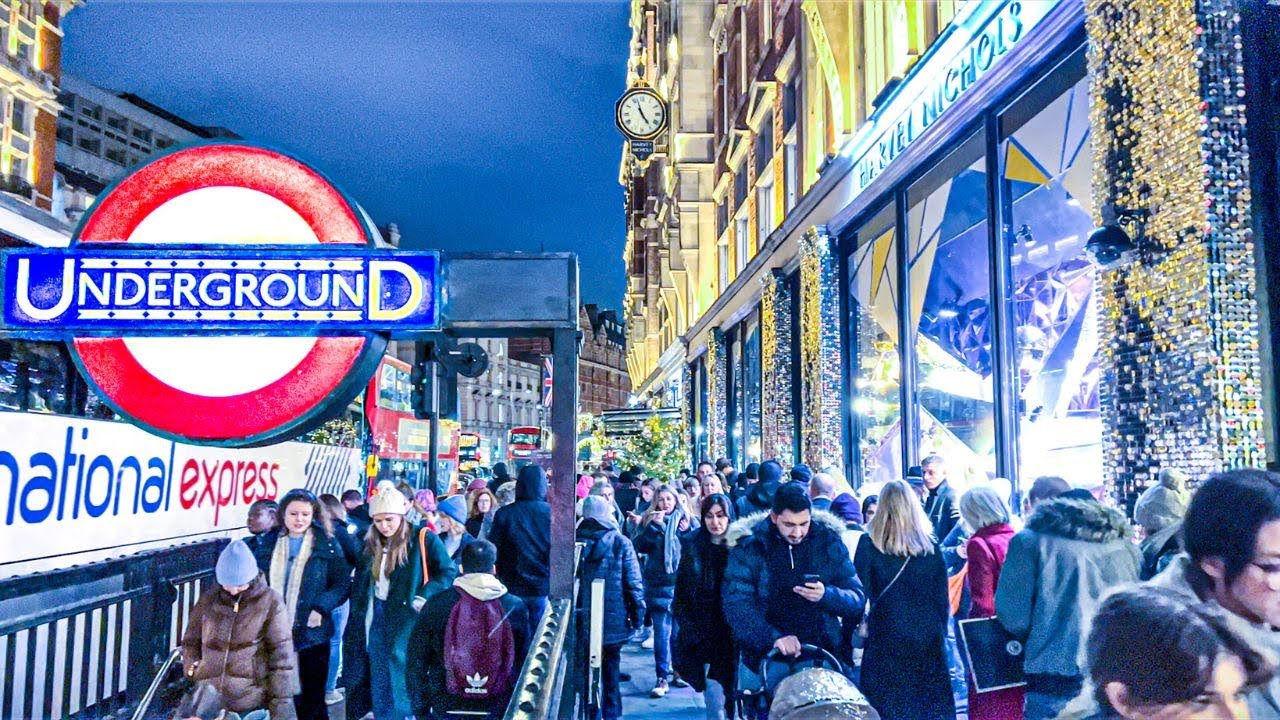 London Christmas Lights and Decorations, Chelsea Christmas market 2022 ...