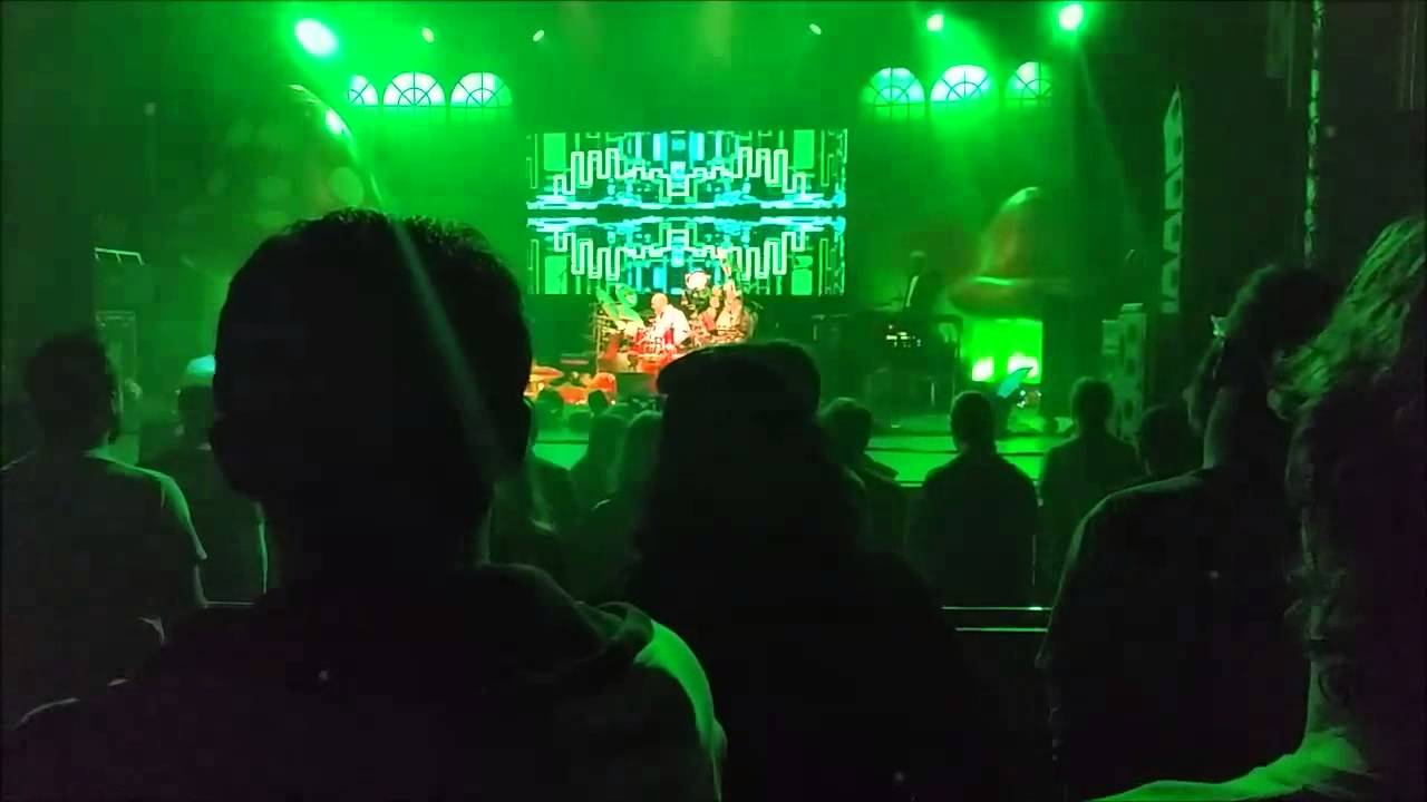 Tim "Herb" Alexander - Primus drum solo - YouTube