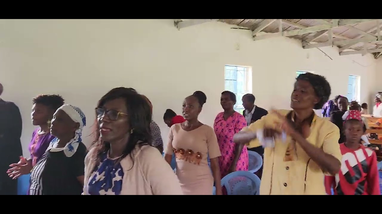 Worship in Ithanga Church - Kenya Missions - YouTube