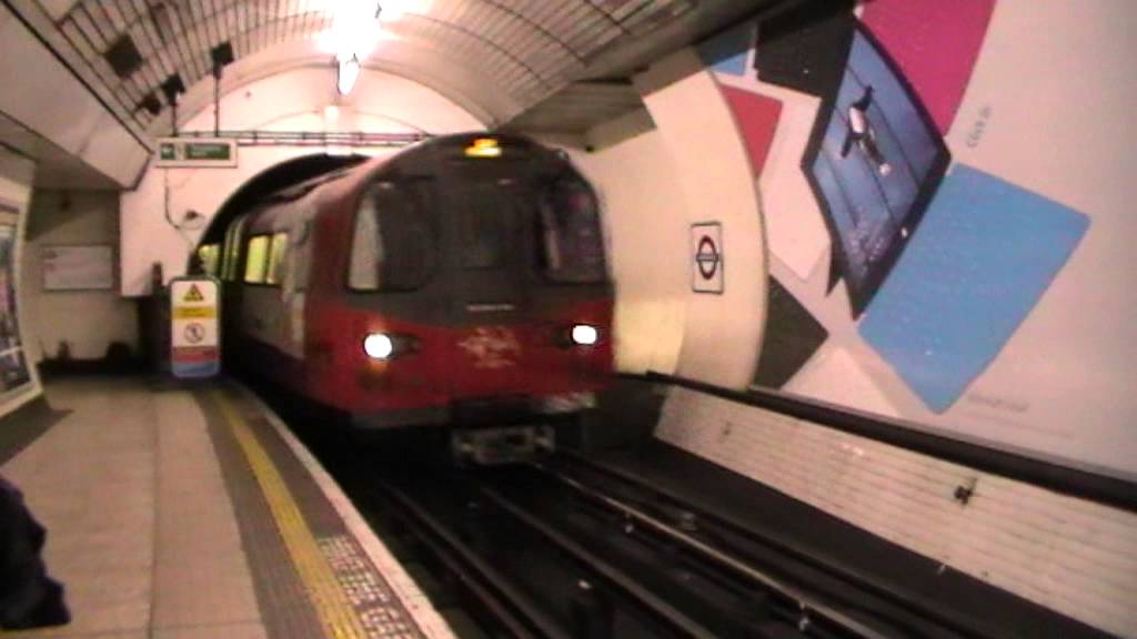 Northern Line 1995 Tube Stock arriving Moorgate | 01/12/12 - YouTube