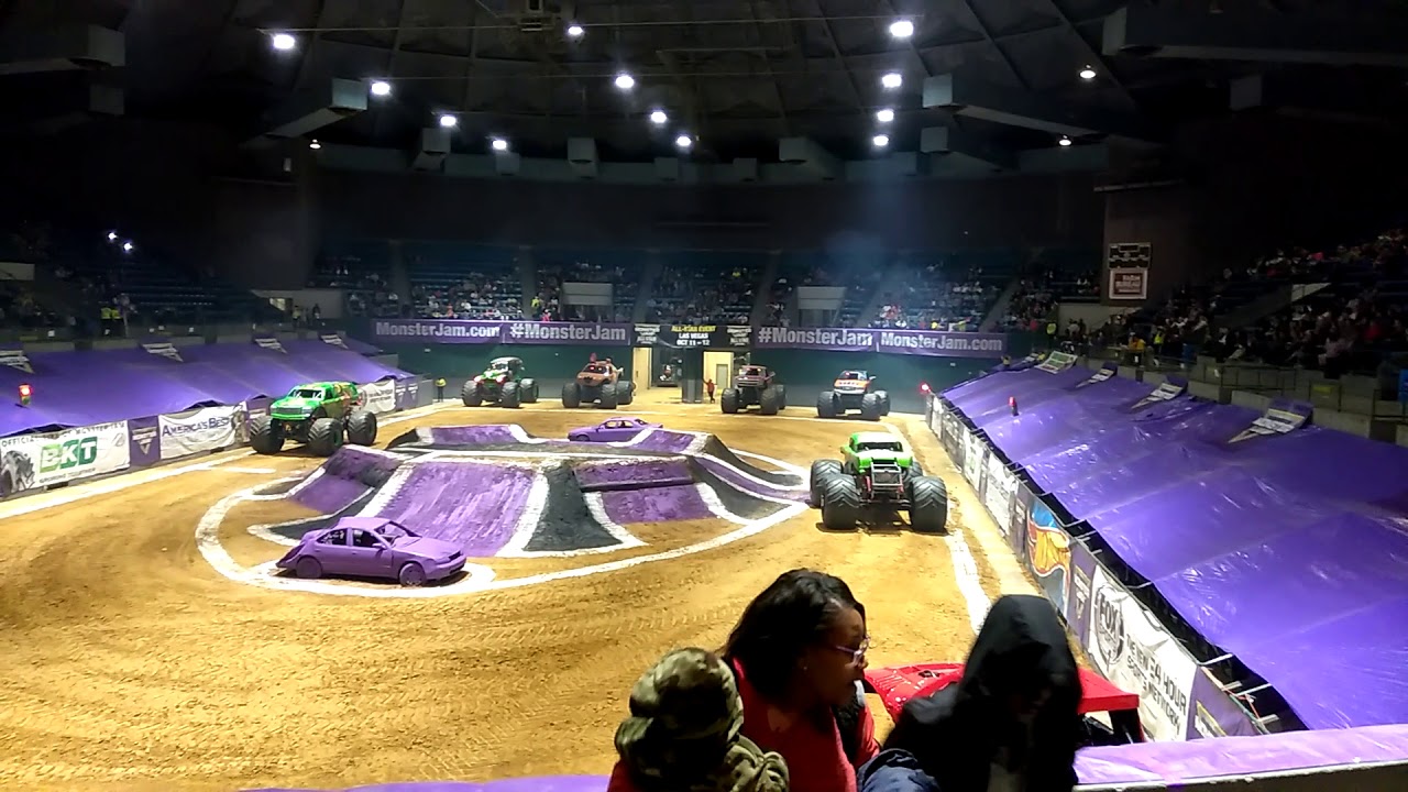 Monster Jam Jackson MS 11-16-18 - YouTube