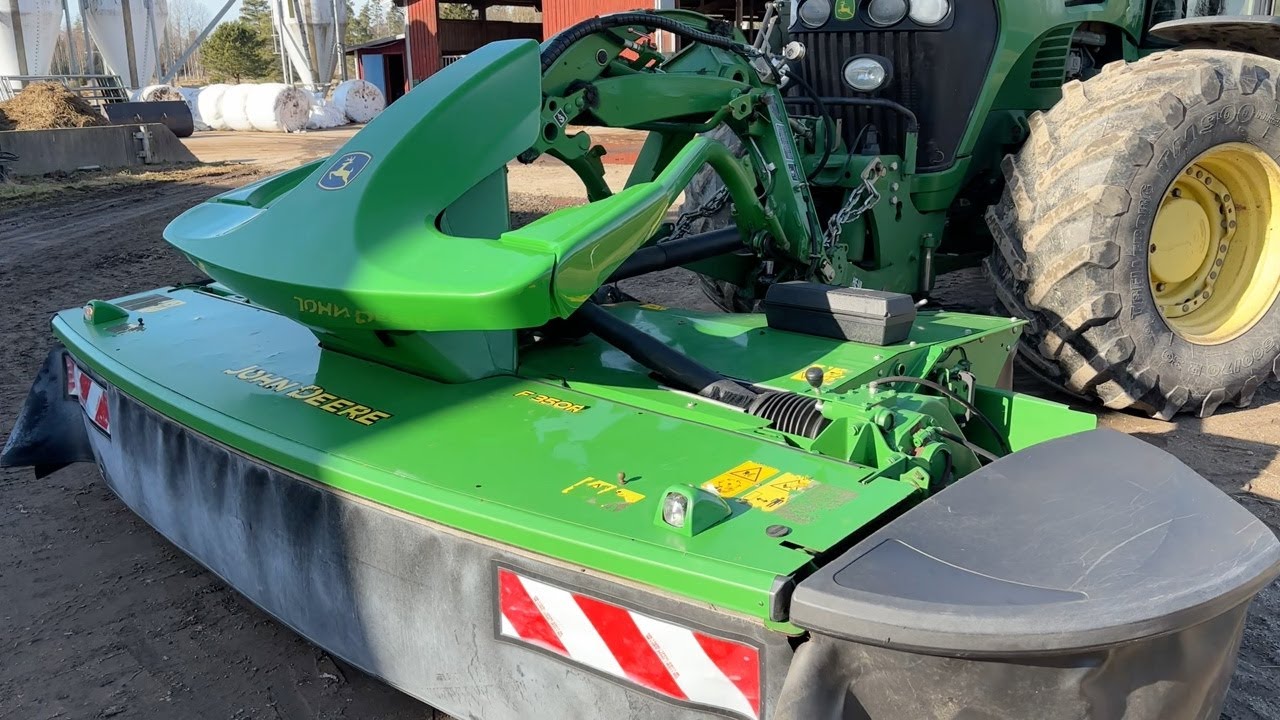 Köp Frontslåtterkross John Deere F350R på Klaravik - YouTube