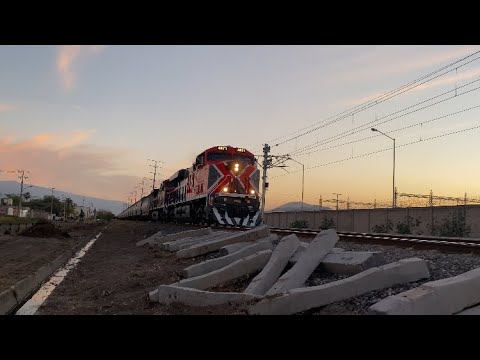 Tren de 2100 mts llegando a gdl bajo el atardecer con las nuevas ...