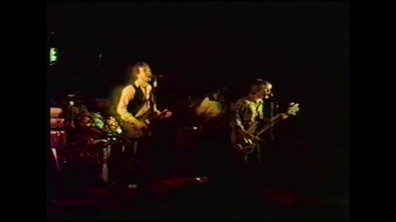 Cant Get Enough (Set 1, Song 7) - Majestic, Ritchie Coliseum ...