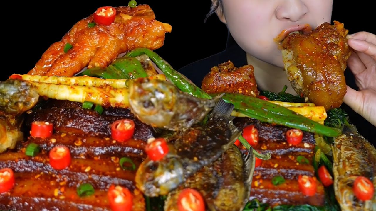 Spicy Food || Braised Pork belly pork leg knuckle, Fried fish, Spicy ...