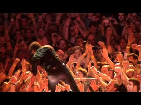 Bruce Springsteen - Apollo Medley - Bruce Body Surfing - Verizon Center ...