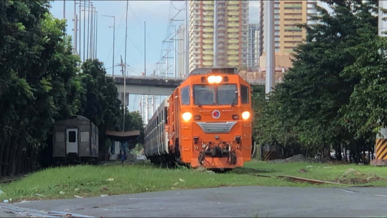 PNR DHL 9003+PC 8301 Departing Pasay Road Station - YouTube