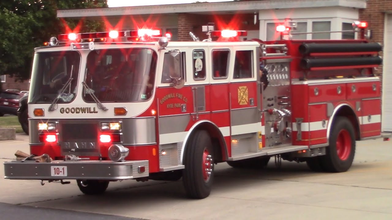 Muhlenberg Township Fire & Rescue Engine 66-1 Responding - YouTube