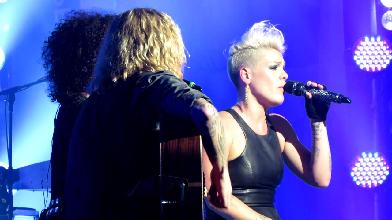 P!NK LIVE AND INTIMATE @ THE FORUM MELBOURNE DEAR MR. PRESIDENT - YouTube
