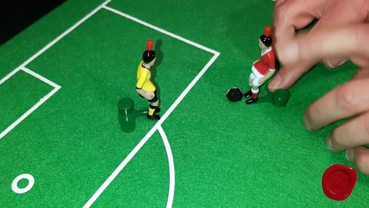 Giochiamo con TIPP KICK - YouTube