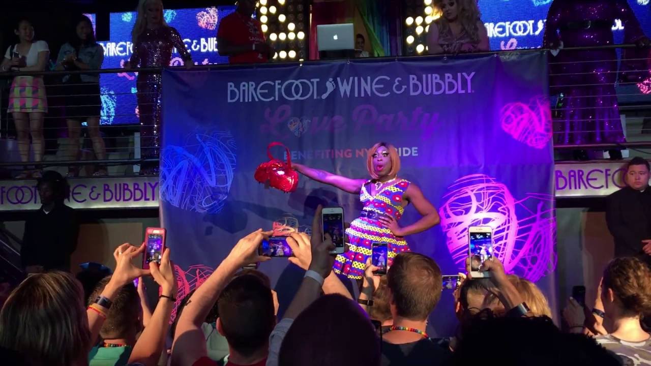 Bob The Drag Queen - Purse First Live @ Barefoot NYC Pride Love Party ...