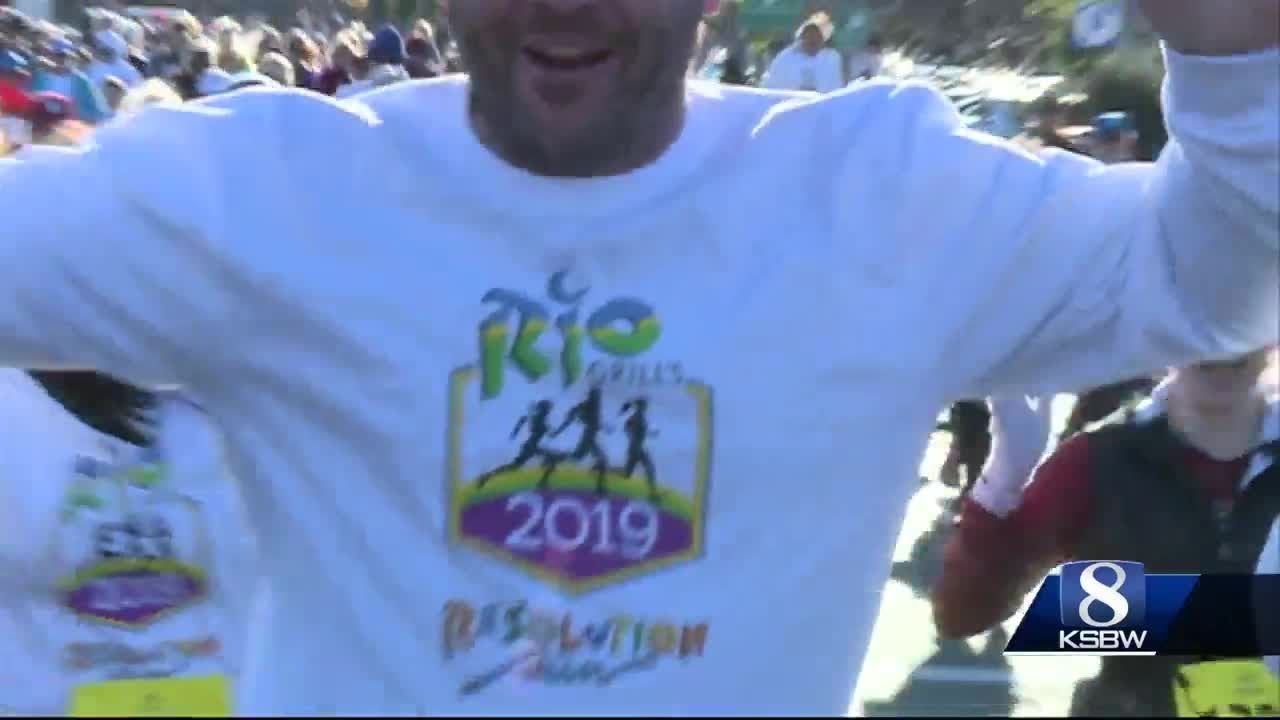 More than a thousand roll out for 29th annual Rio Resolution Run - YouTube