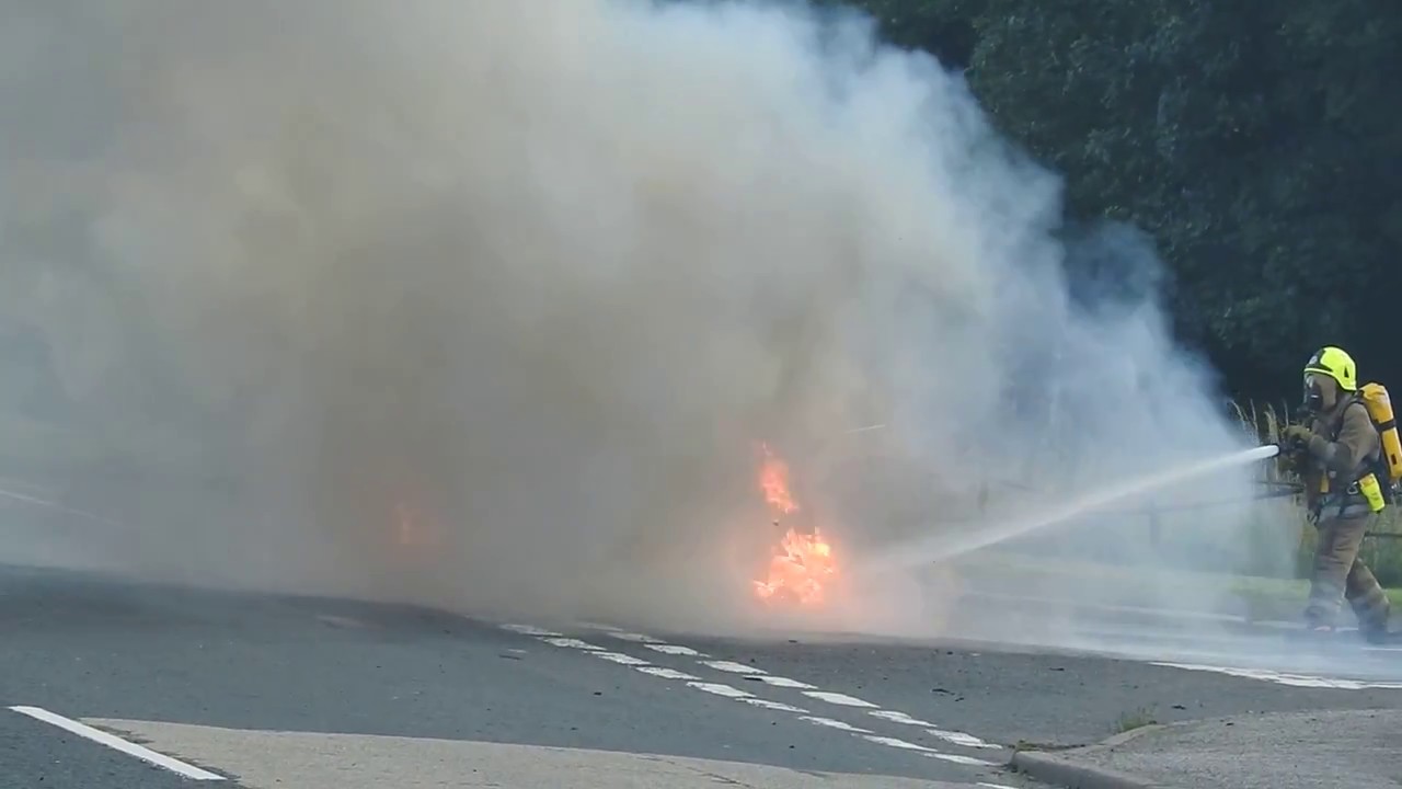 Car fire on the A75 - Springholm - YouTube