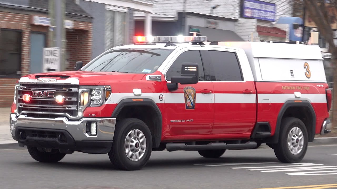 DCFD Battalion Chief 3 Responding - YouTube