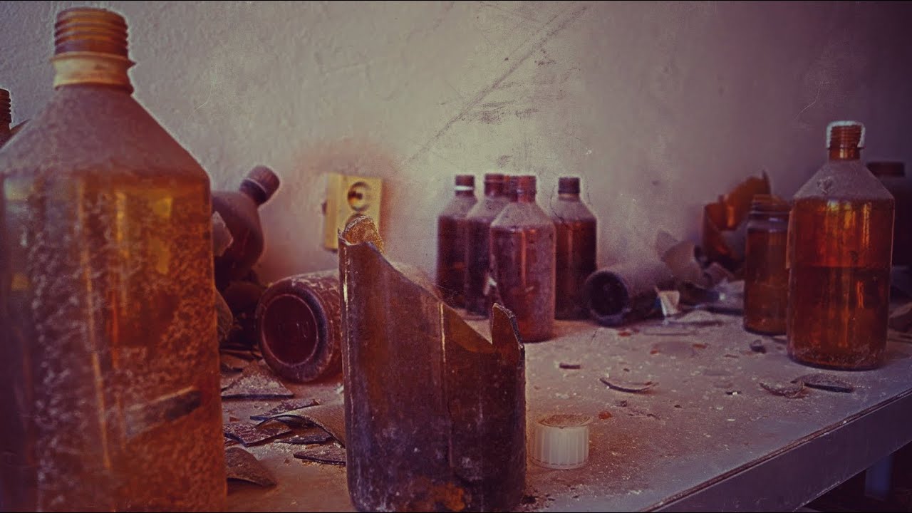Abandoned Chemical Lab GDR / Verlassenes Chemielabor DDR / Lost Places ...